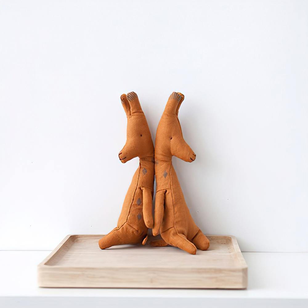 Archie the Giraffe Plush Toy – MUNKEN